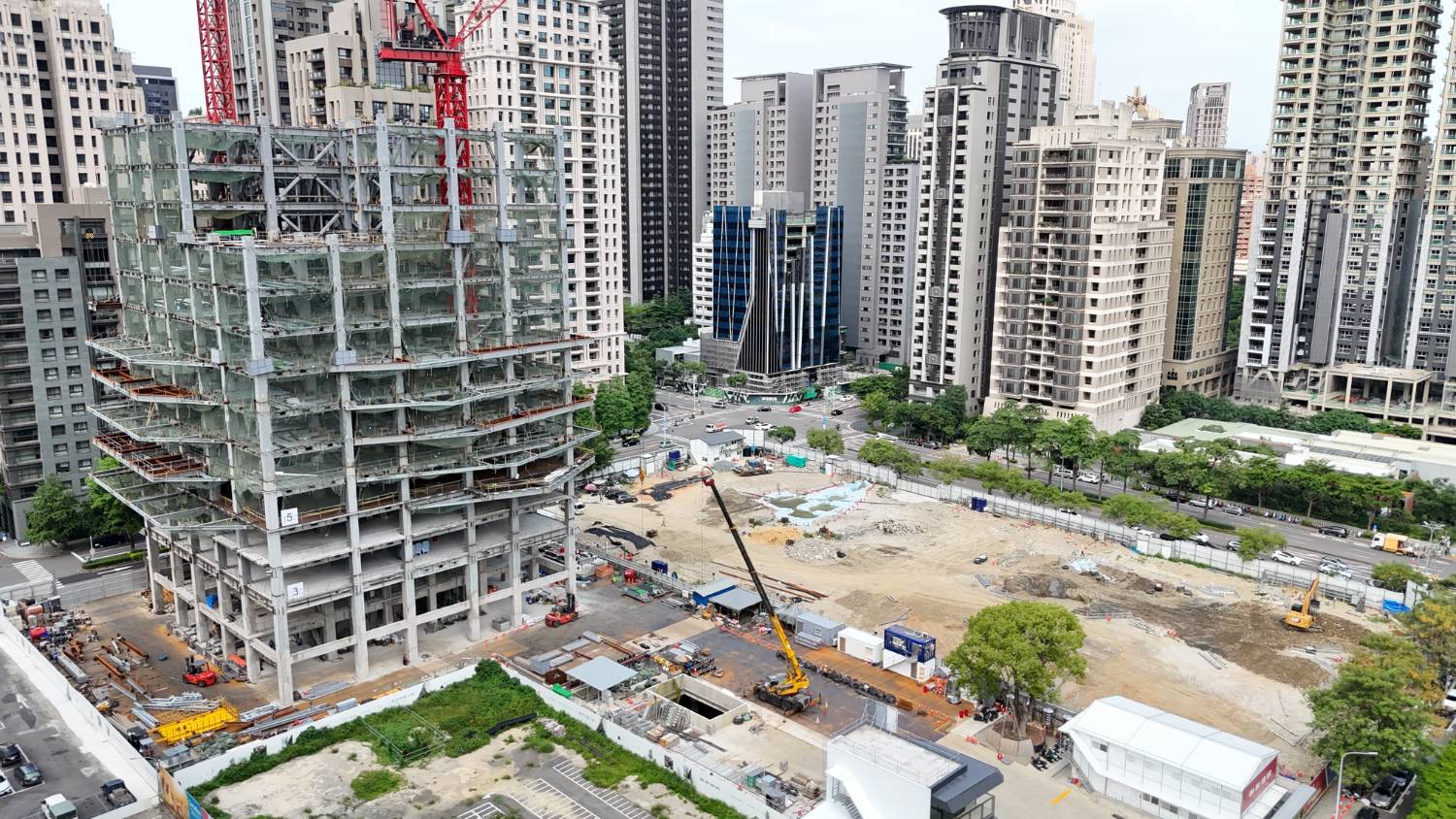 TAICHUNG | Kuma Tower | 208m | 681ft | 42 fl | U/C | SkyscraperCity Forum