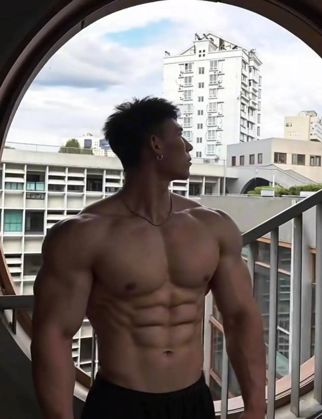 [問卦] 草拎涼 這個奶= = - 看板Gossiping - PTT網頁版